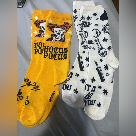 Disney | Accessories | Disney Hocus Pocus Socks Bold Yellow And White ...